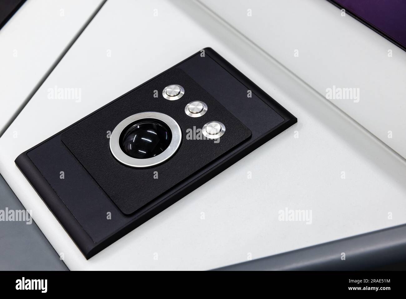 Built-in tabletop input device, trackball mouse is a pointing device ... Built-in tabletop input device, trackball mouse is a pointing device ...