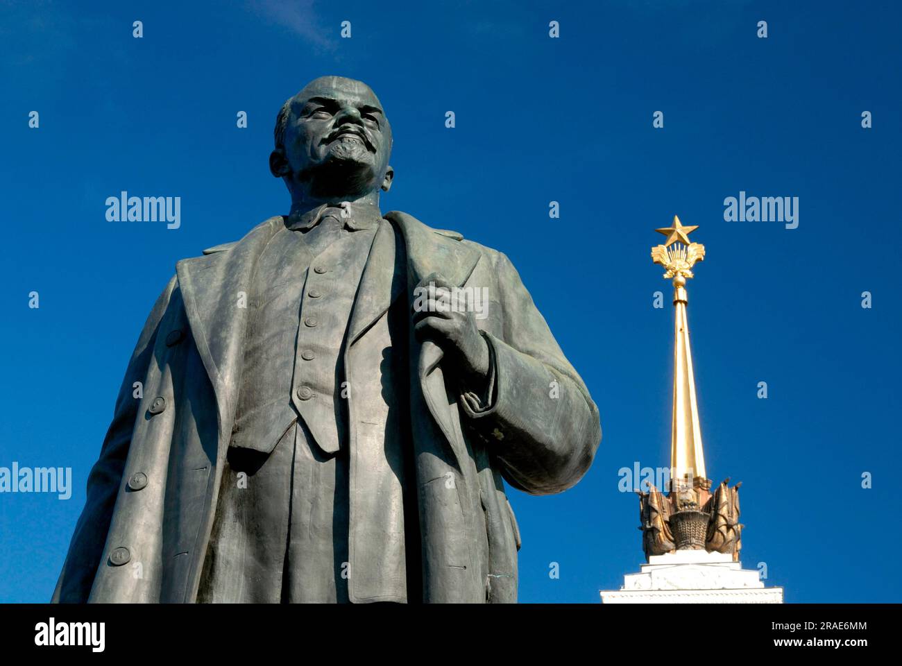 Statue moscow hi-res stock photography and images - Alamy