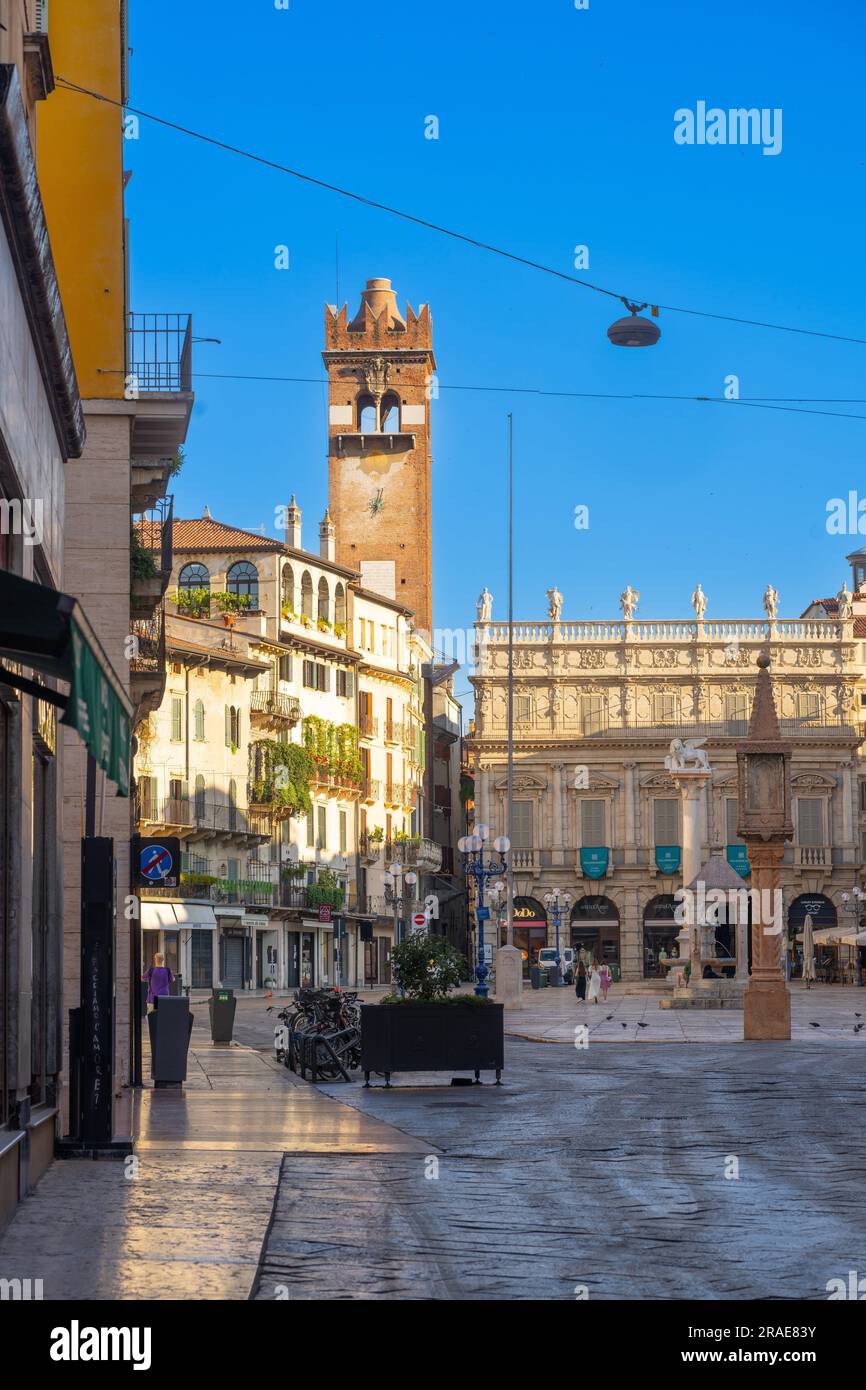 Verona piazza heritage hi-res stock photography and images - Alamy