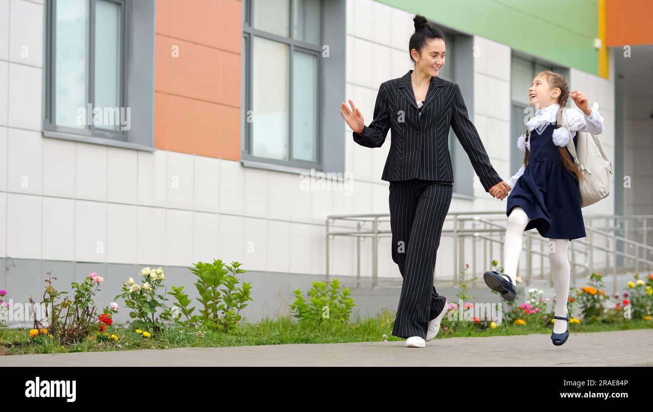 School girl go home from school hi-res stock photography and images - Alamy