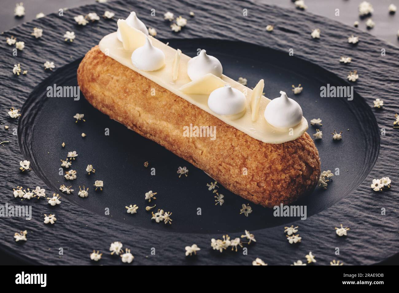 Food french dessert eclairs hi-res stock photography and images - Alamy