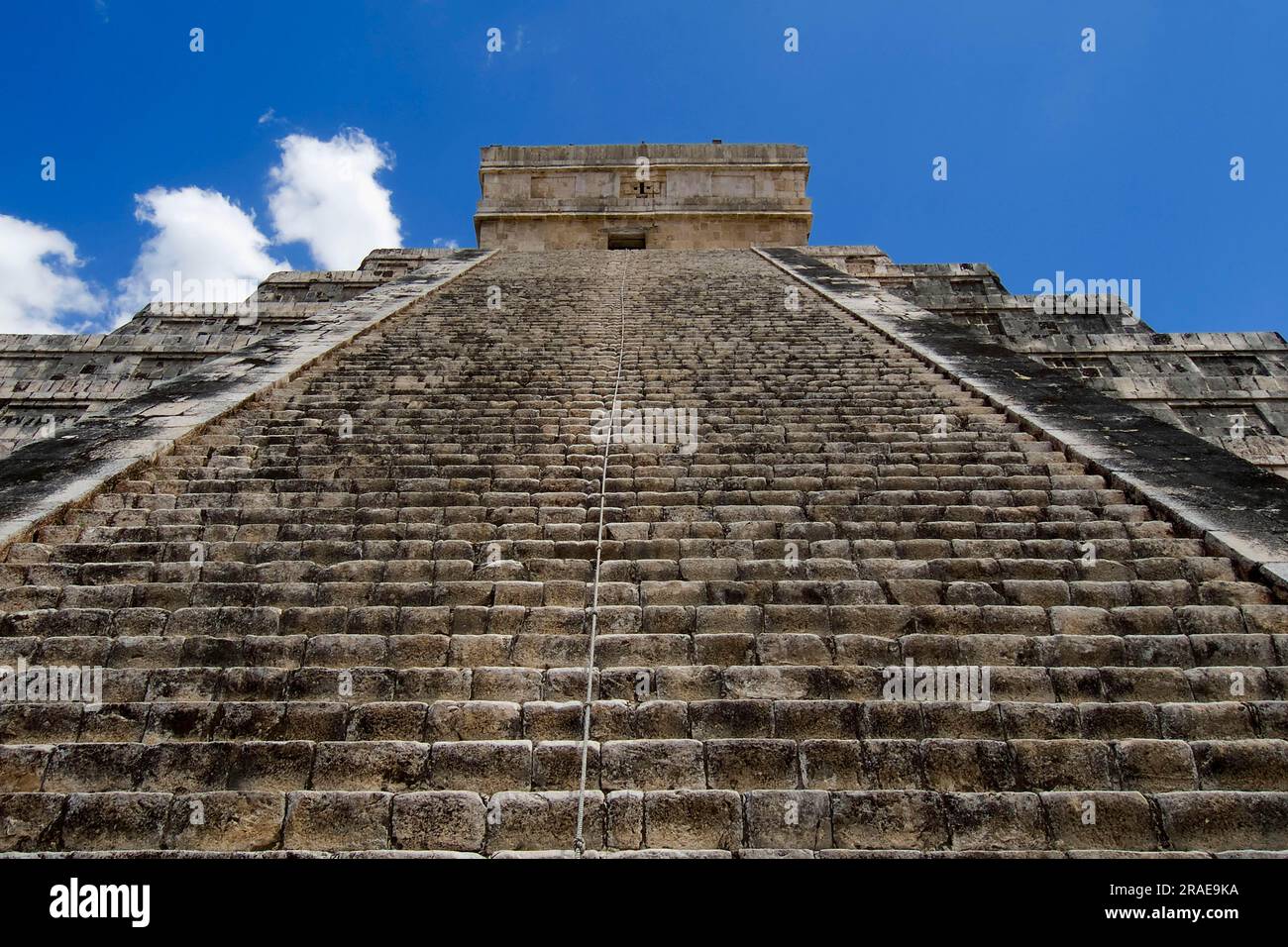 El Castillo, Pyramid of Kukulkan, Chichen Itza, Yucatan, Mexico Stock ...