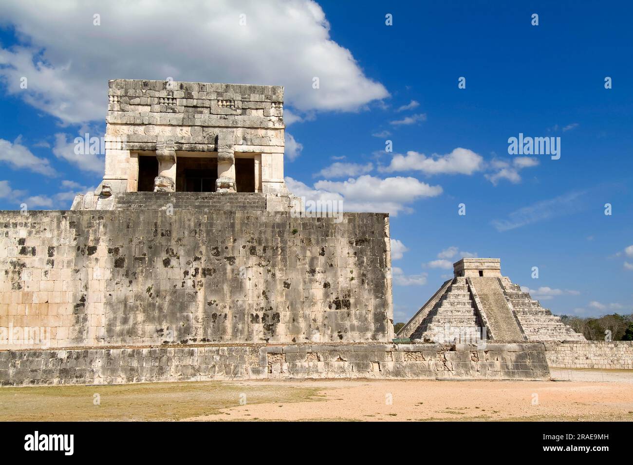 El Castillo, Pyramid of Kukulkan, Chichen Itza, Yucatan, Mexico Stock ...
