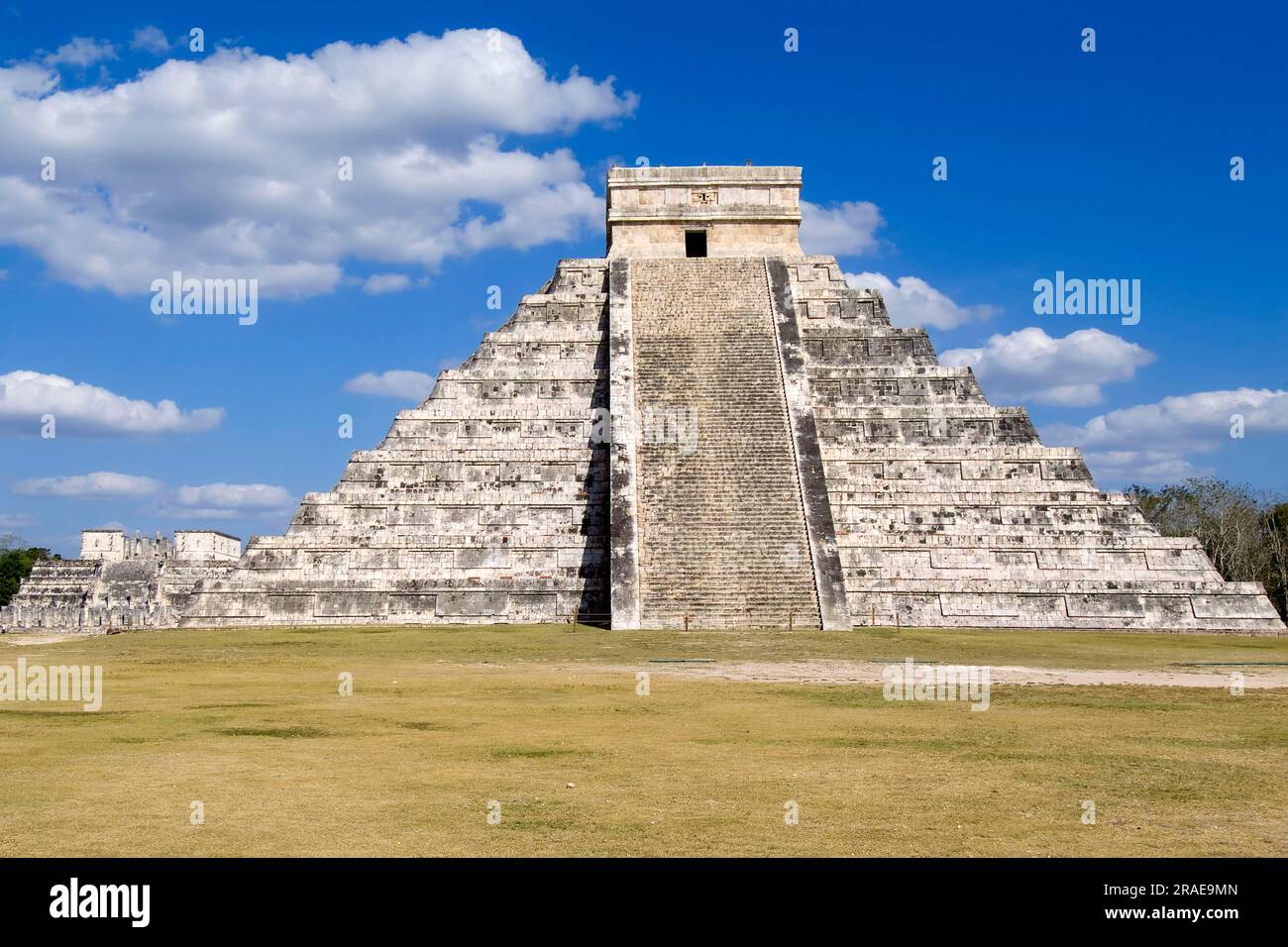 El Castillo, Pyramid of Kukulkan, Chichen Itza, Yucatan, Mexico Stock ...