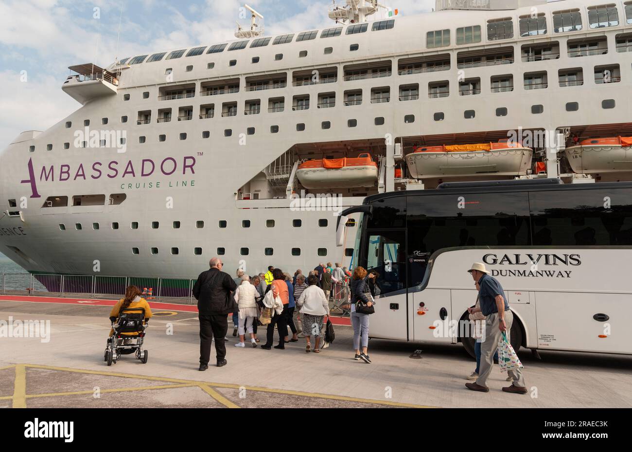 Ship bus coach hi-res stock photography and images - Alamy