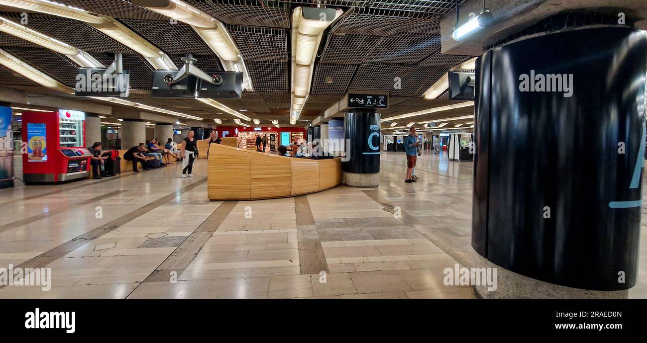 Underground of Lyon's railway station, Paris, France Stock Photo - Alamy