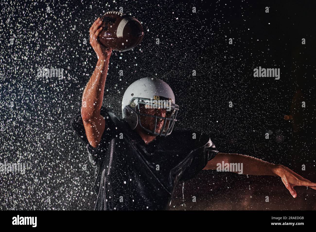 Helmet to helmet collision football hi-res stock photography and images ...