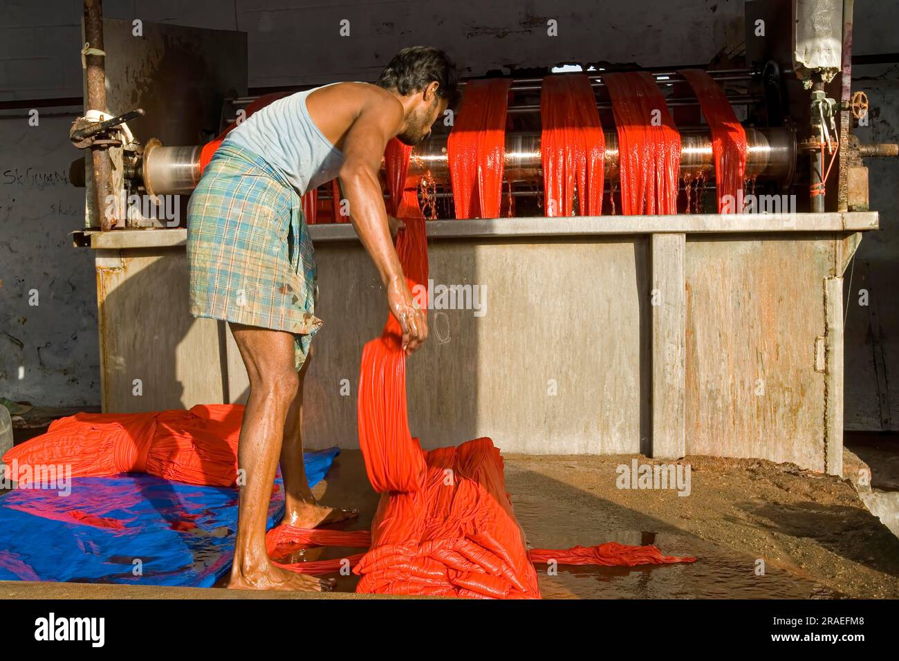 Fabric dyeing, winch dyeing is an old method, garment industry ...