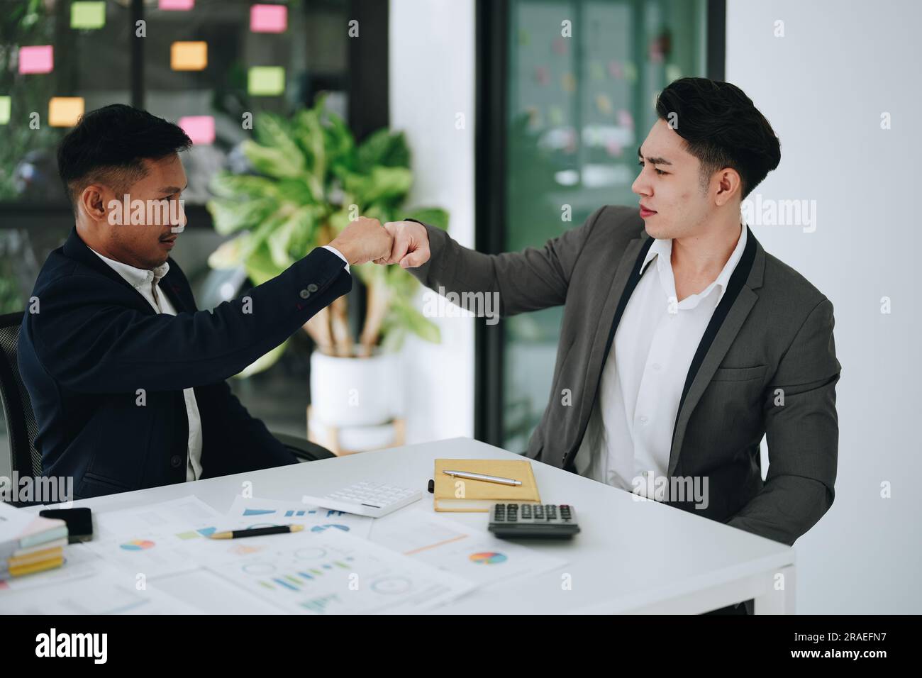 Managers bonding hi-res stock photography and images - Alamy