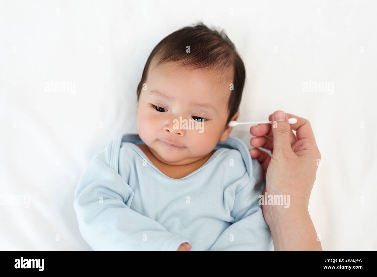 Korean girl face washing hi-res stock photography and images - Alamy