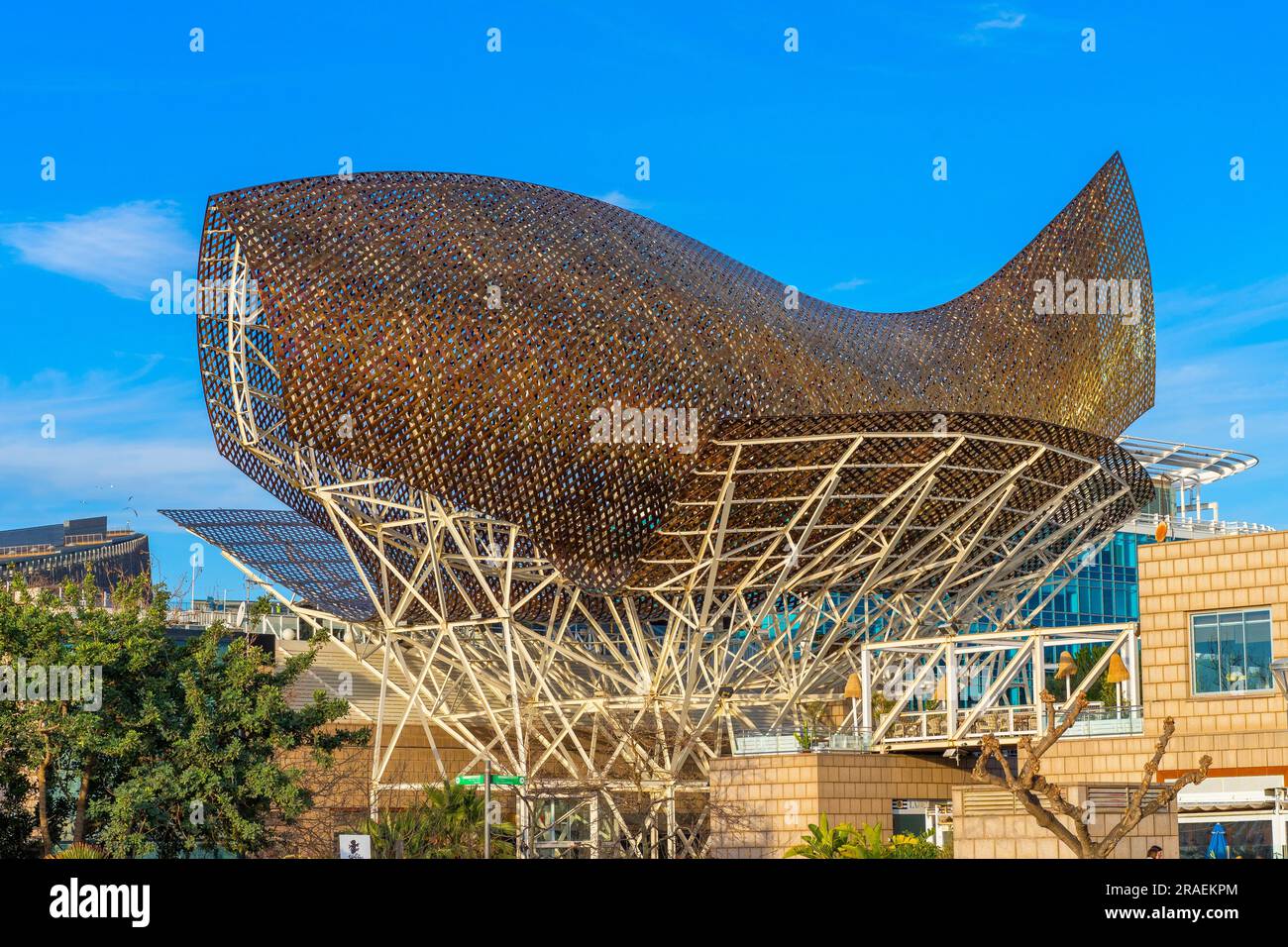Frank gehry fish hi-res stock photography and images - Alamy