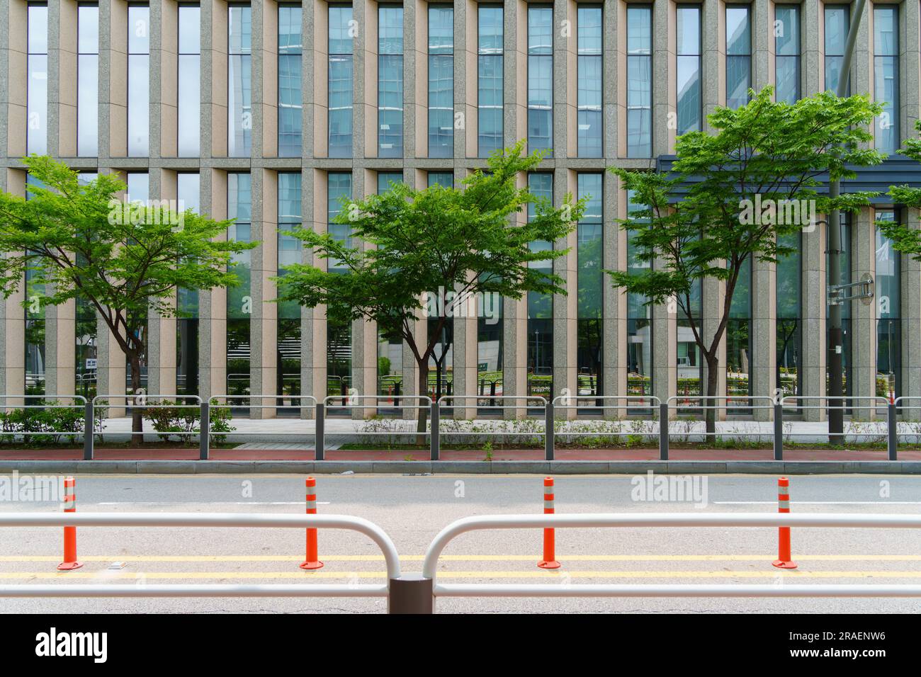 Jaywalking sign hi-res stock photography and images - Alamy