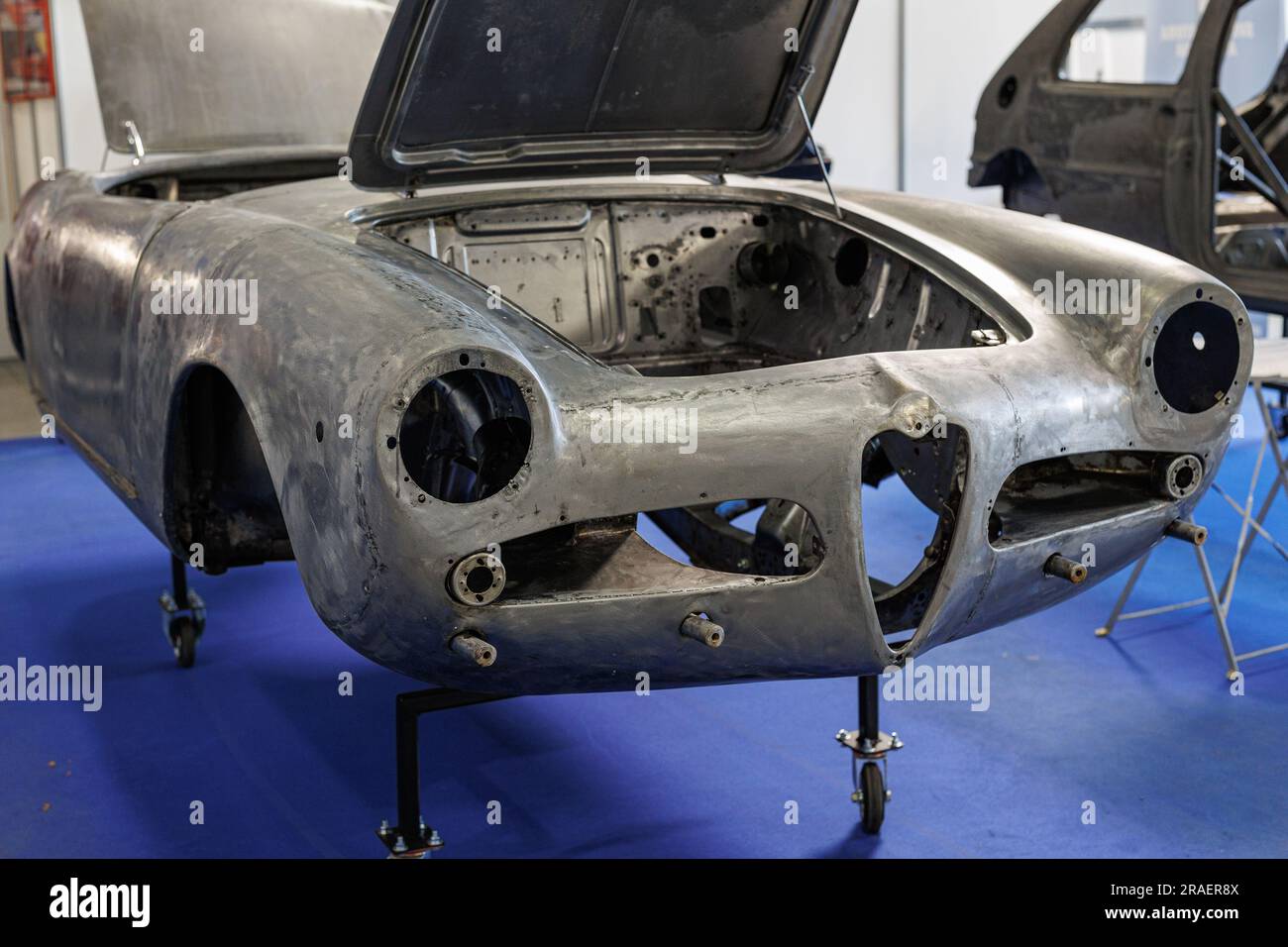 Old car body shell hi-res stock photography and images - Alamy