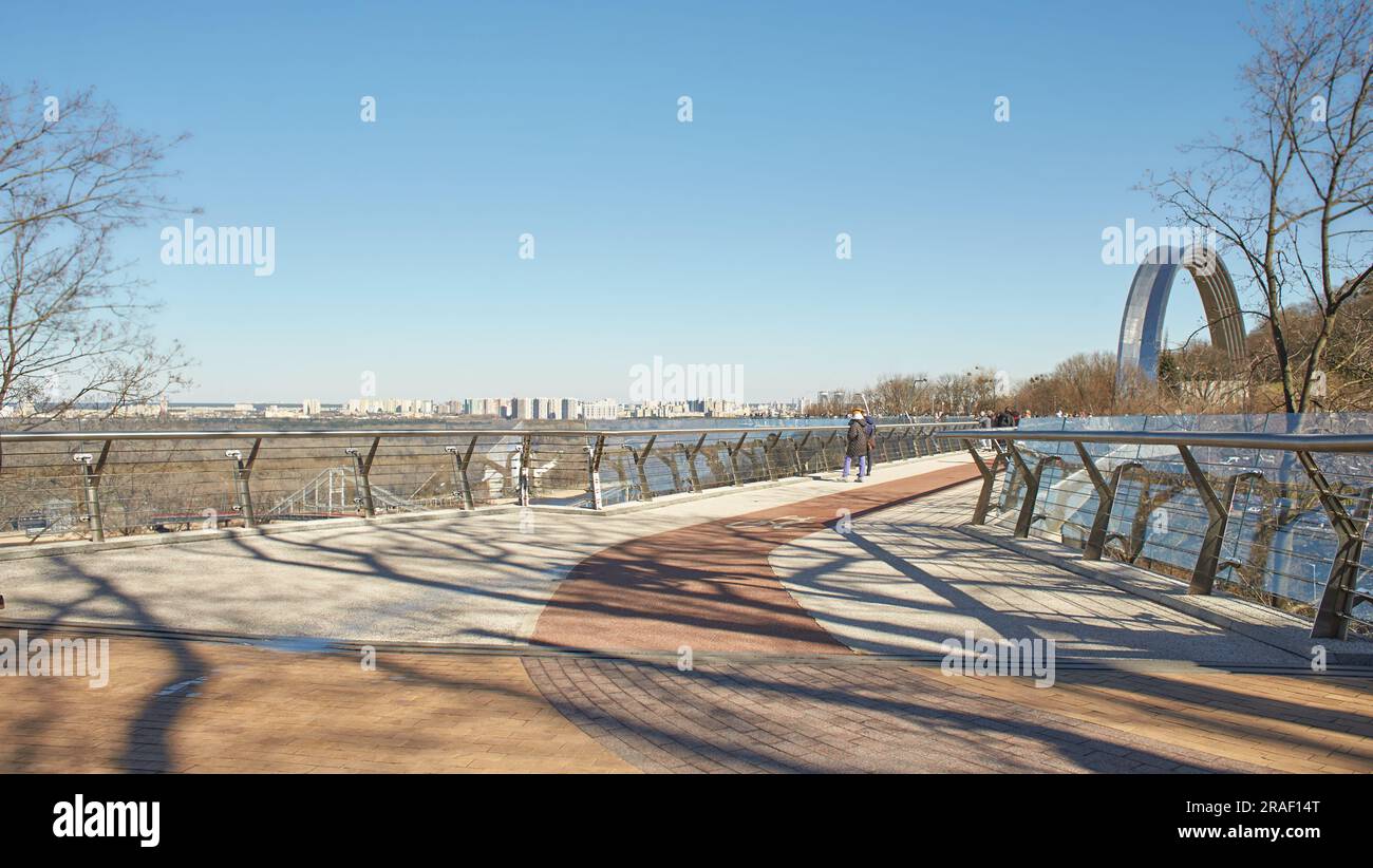 Kyiv, Ucraine-03.30.2023: Pedestrian and bicycle bridge across Saint ...