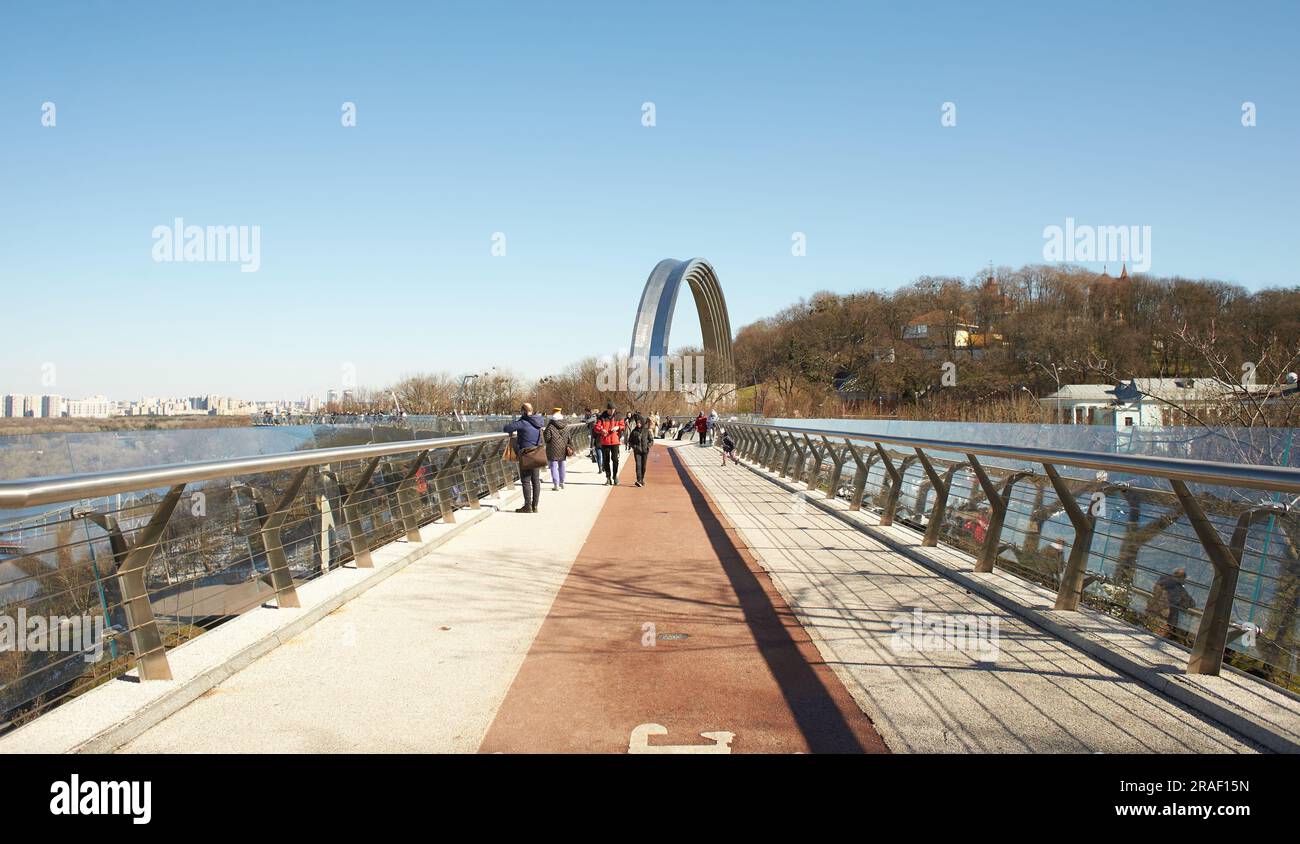 Kyiv, Ucraine-03.30.2023: Pedestrian and bicycle bridge across Saint ...