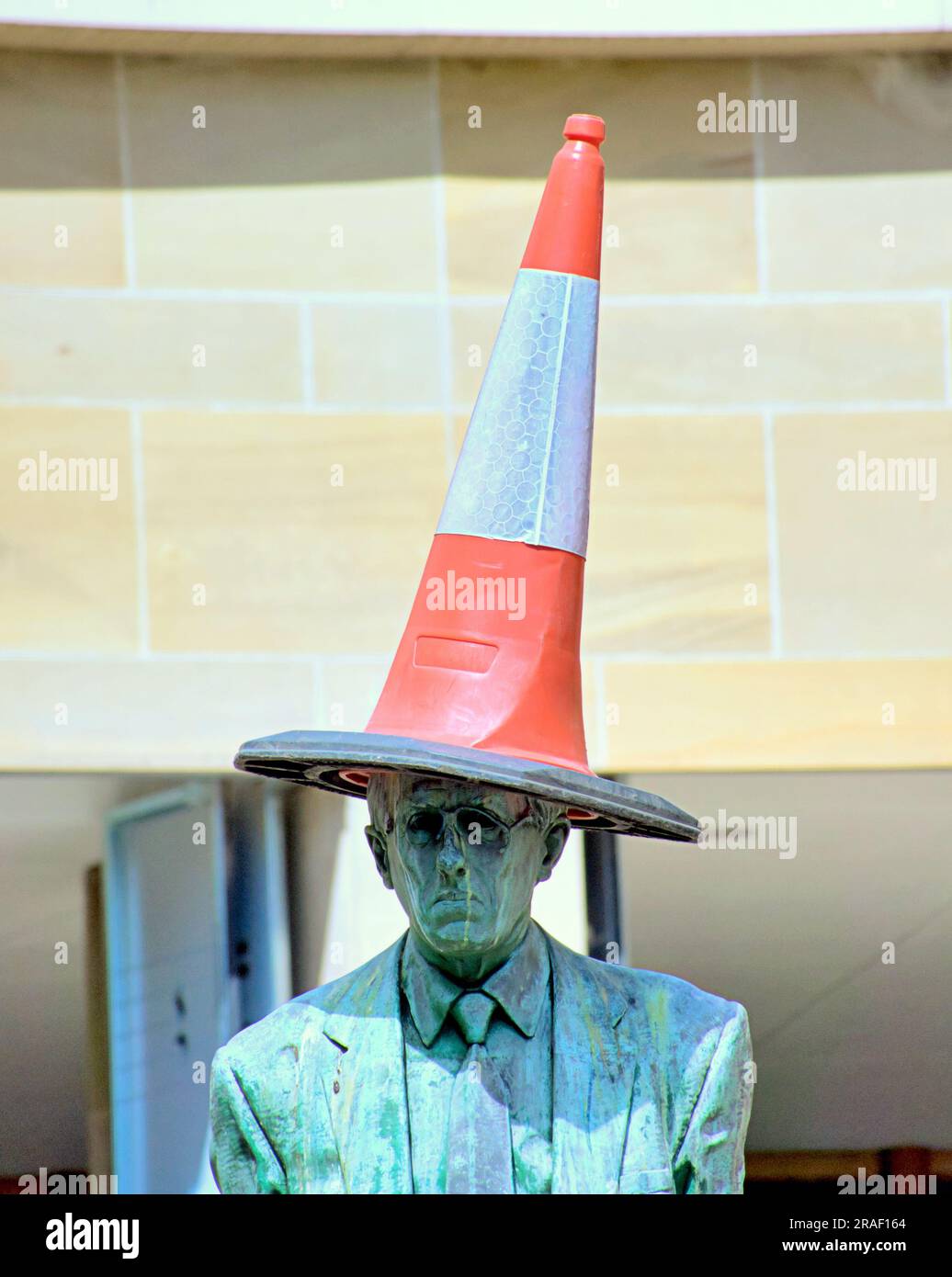 Donald Dewar statue gets his Banksy cone on the style mile of Buchanan ...