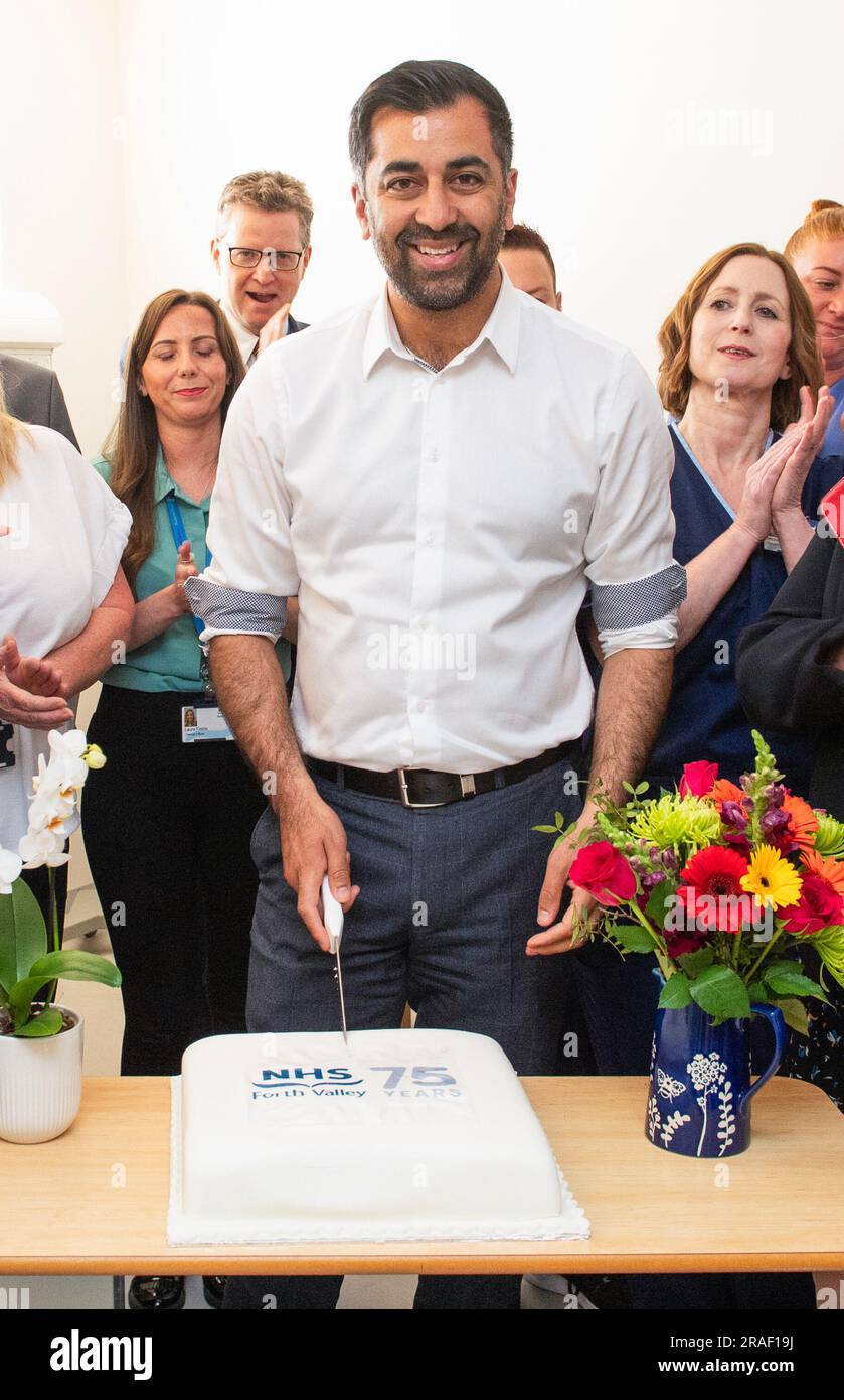 First Minister Humza Yousaf meets staff during a visit to NHS Forth ...