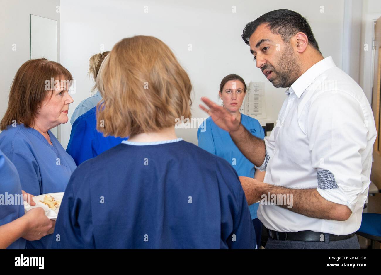 First Minister Humza Yousaf meets staff meets Deputy Nurse Director ...