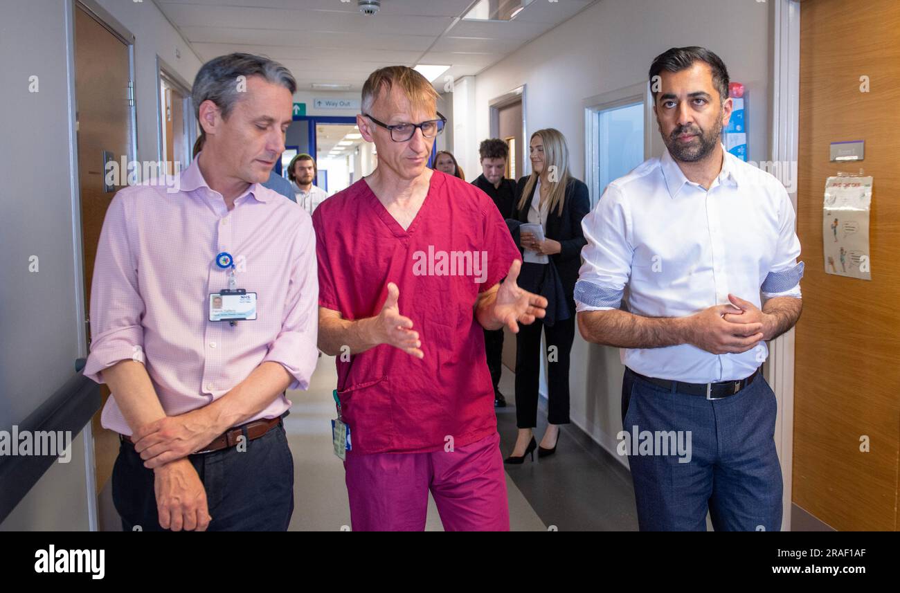 First Minister Humza Yousaf meets Consultant Anaesthetist Ewan Jack and ...