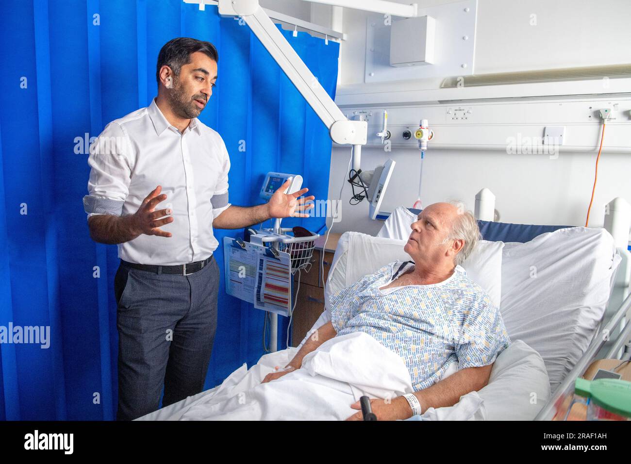First Minister Humza Yousaf meets patient Paul MacIntosh during a visit ...