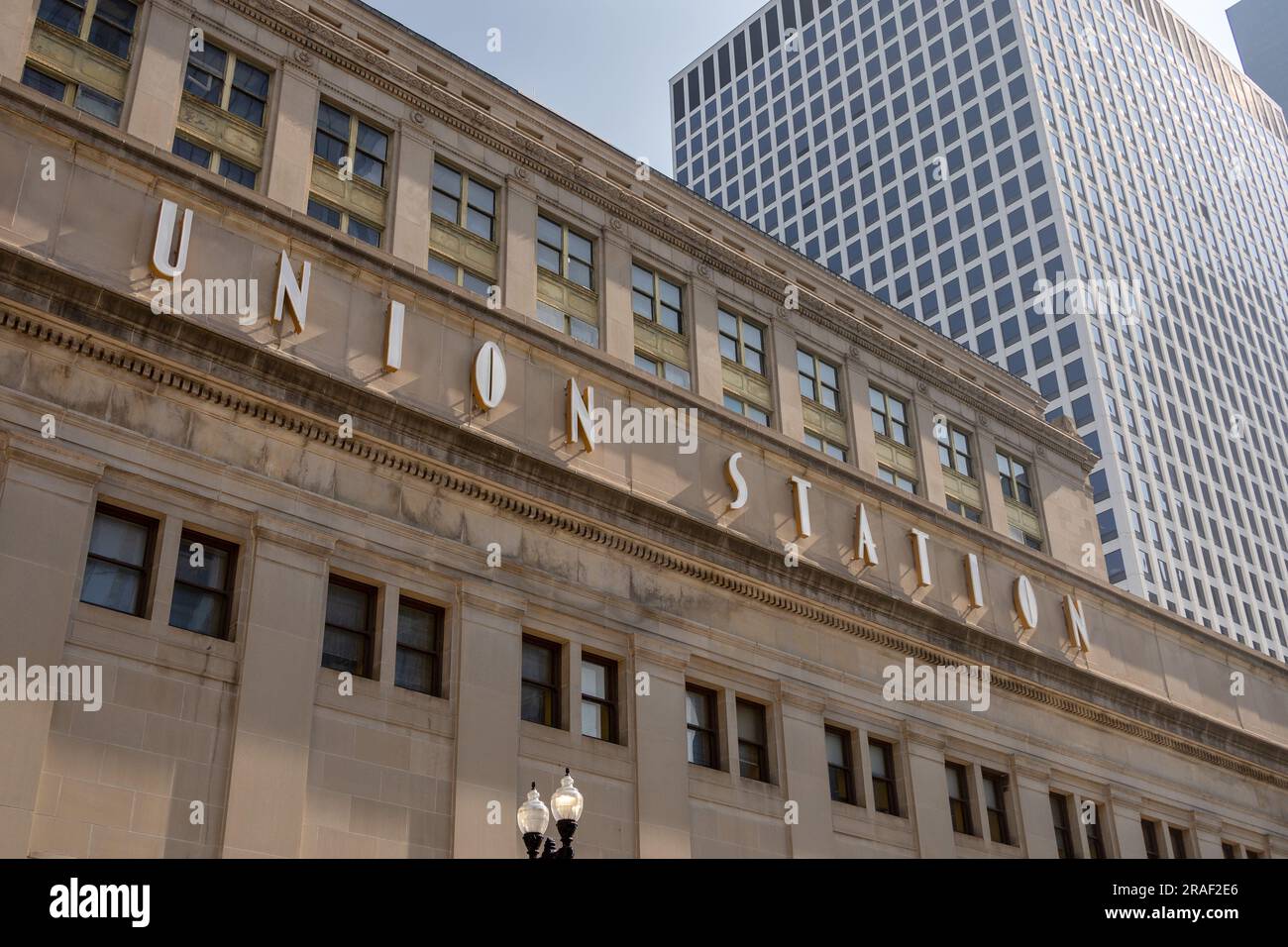 Amtrak Chicago Union Station Building Exterior With Sign The Amtrak ...
