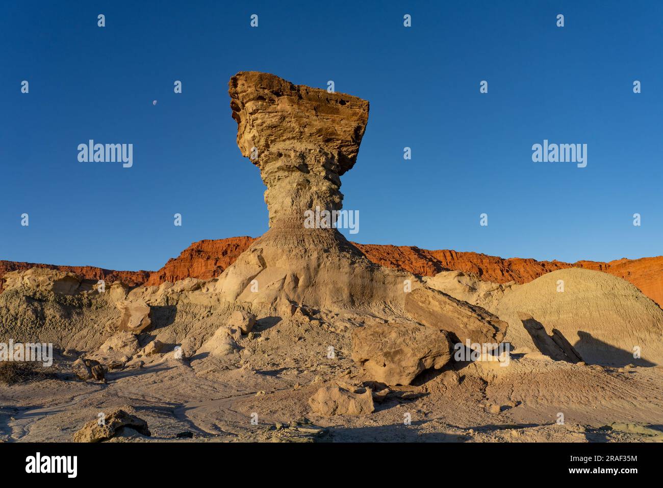 Moon over the Hongo or Mushroom, an eroded geologic formation in ...