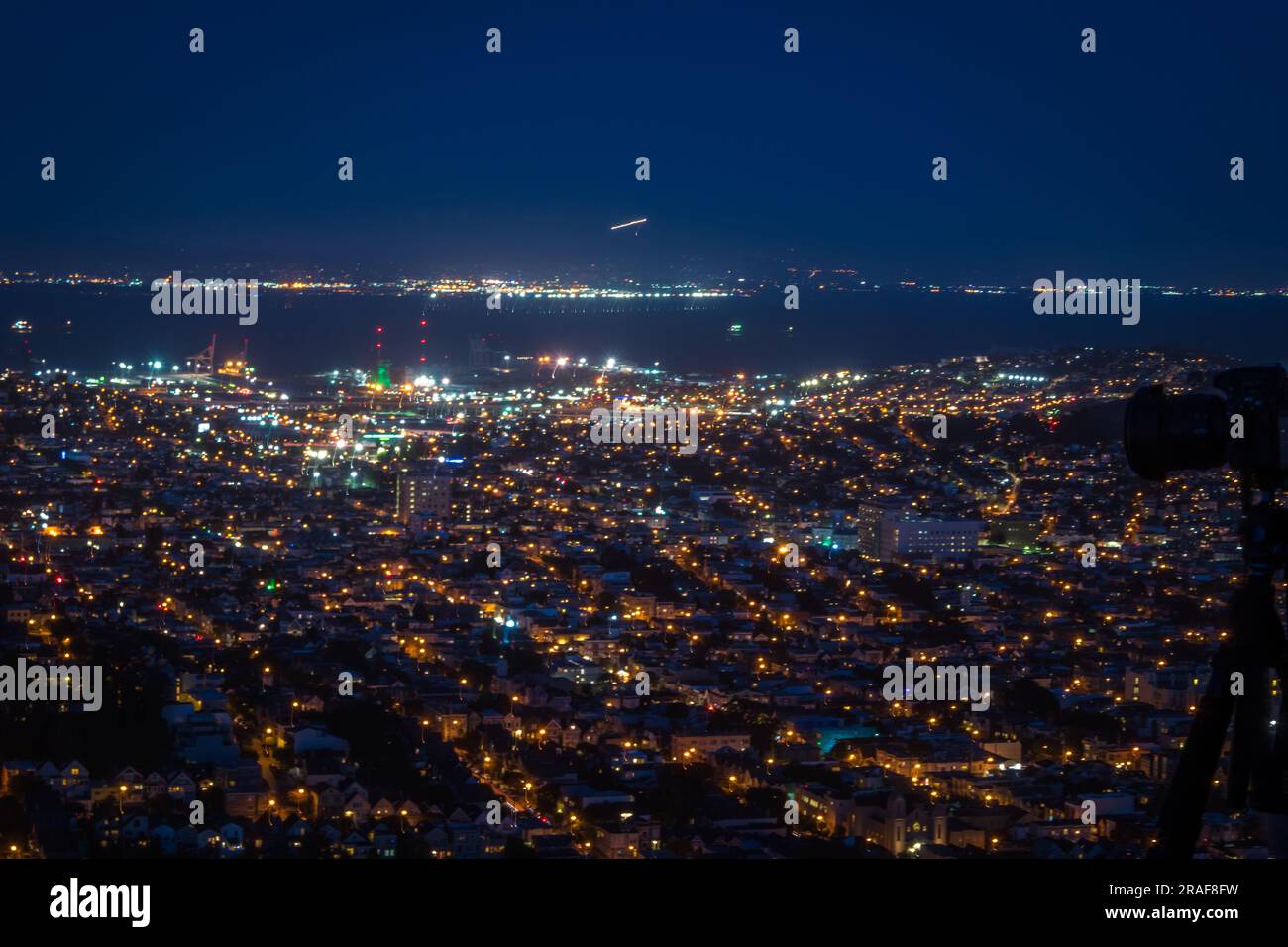 Night view of downtown from the top top of Twin Peaks Summit in San ...
