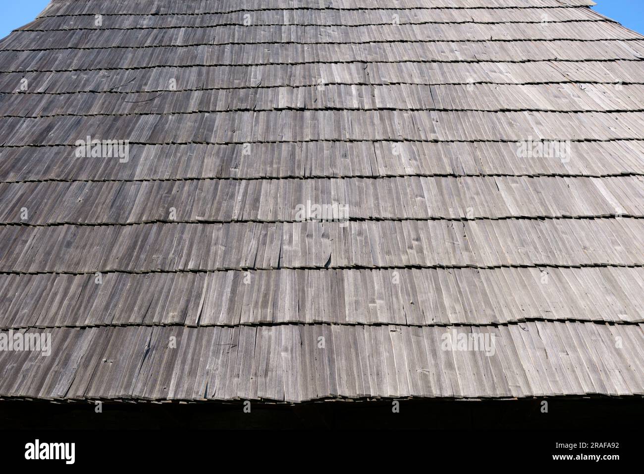 Old wooden roof shigles hi-res stock photography and images - Alamy