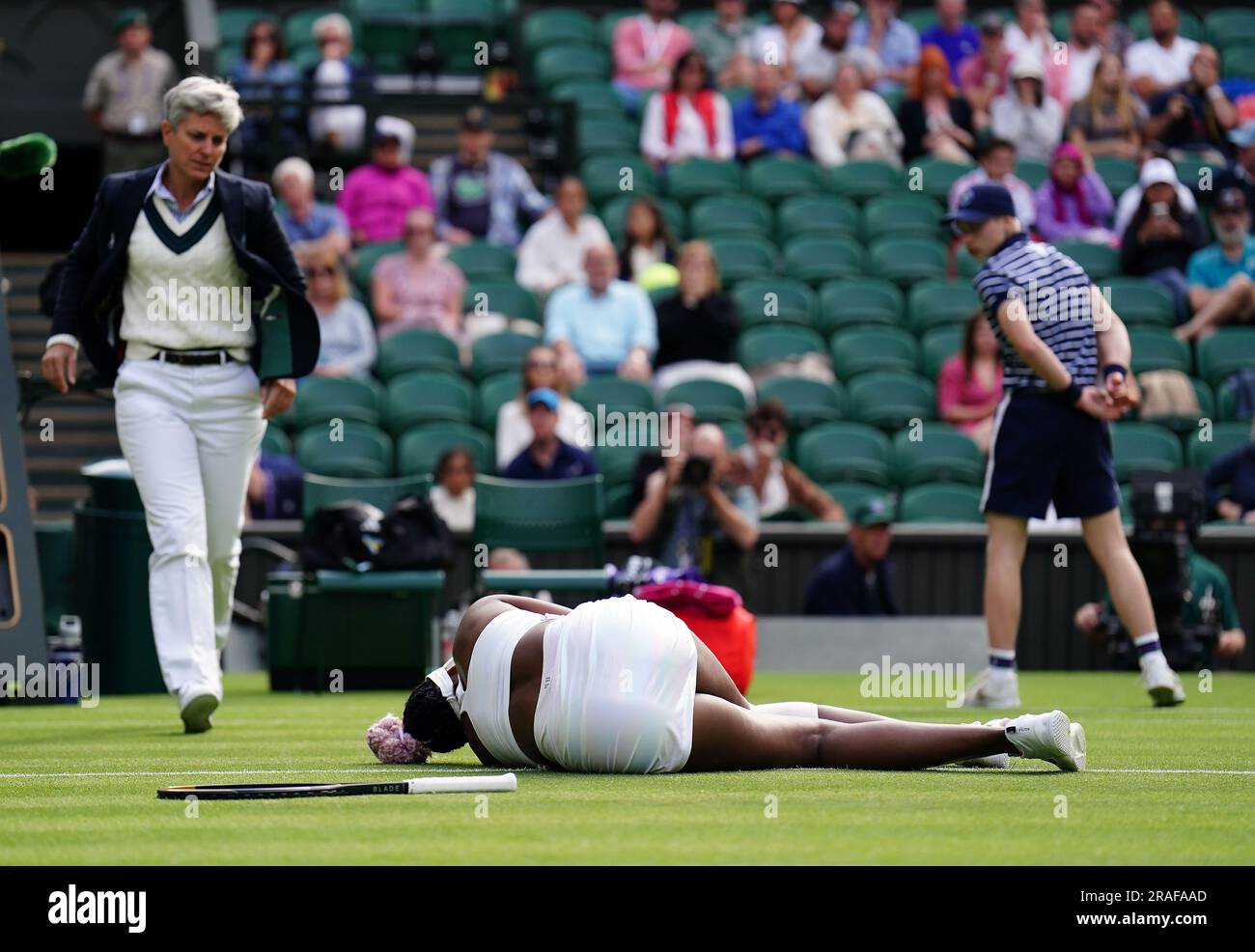 Venus Williams takes a fall during her match against Elina Svitolina on ...
