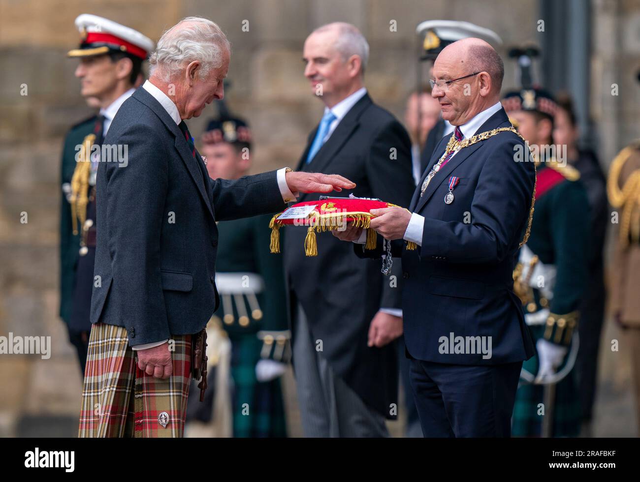 King Charles III receives the Keys to the City of Edinburgh from Lord ...