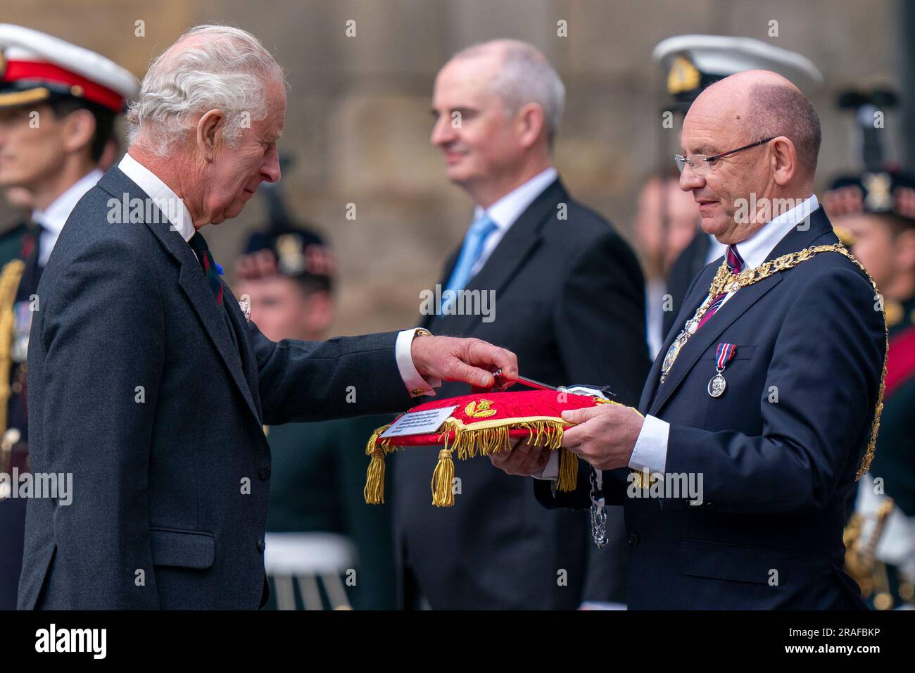 King Charles III receives the Keys to the City of Edinburgh from Lord ...