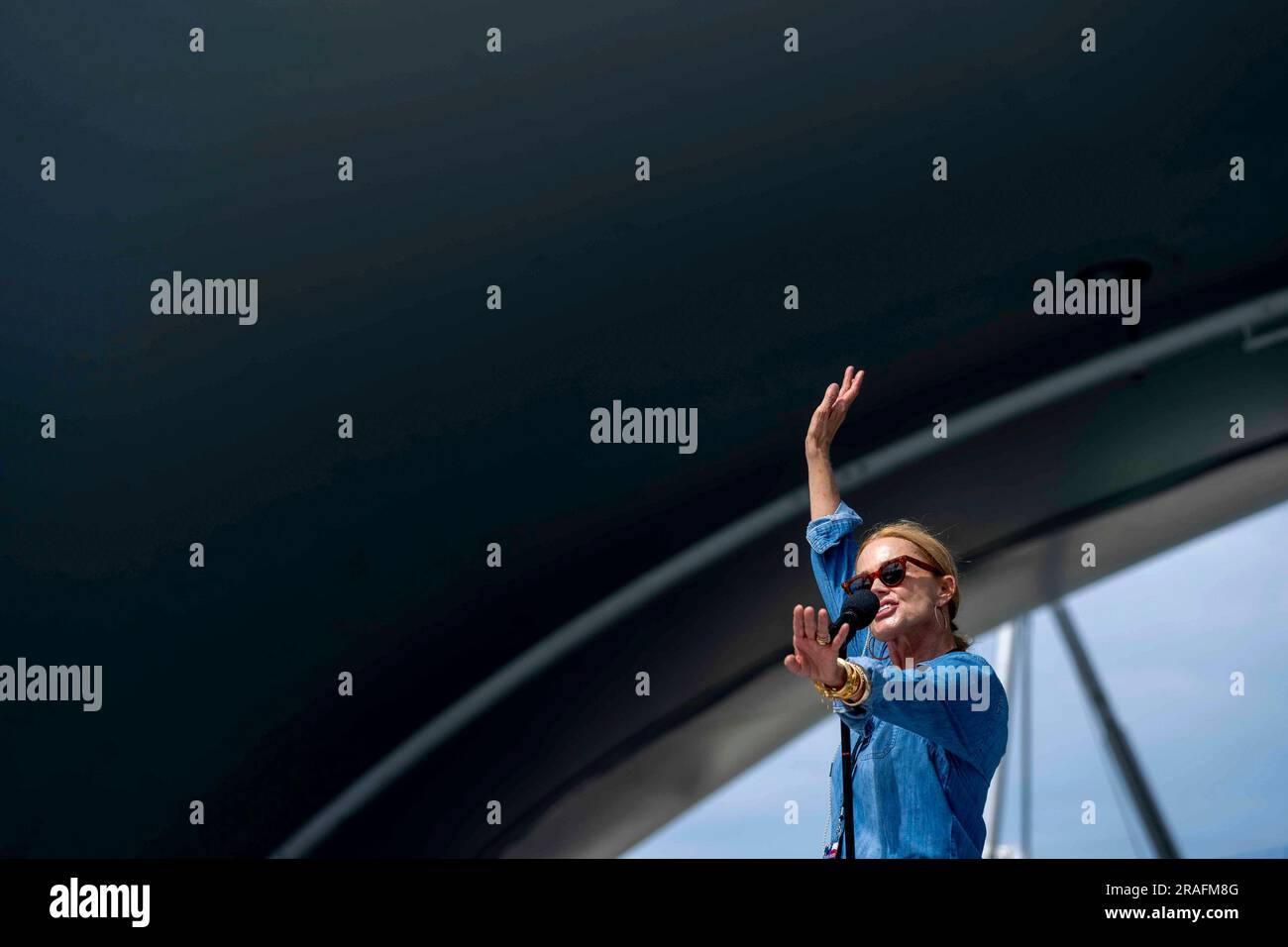 Belinda carlisle and the go go's hi-res stock photography and images ...