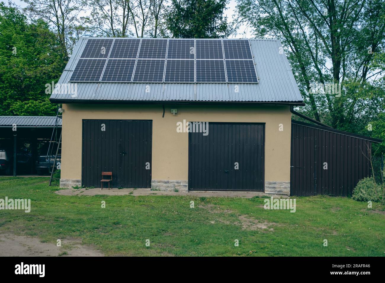Ecological electrical installation on the roof - photovoltaics on the ...
