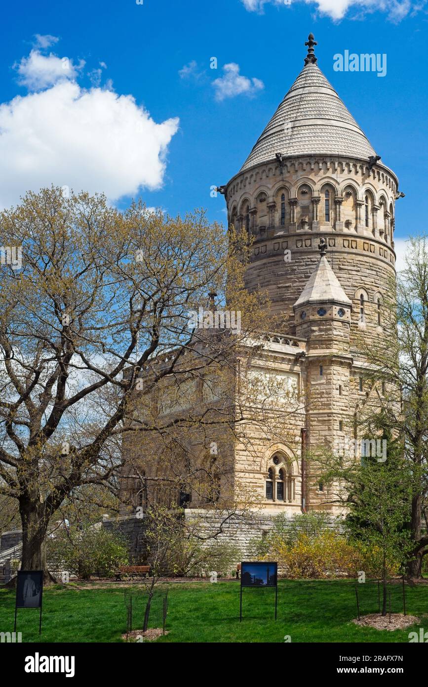 The James A. Garfield Memorial in Cleveland's Lake View Cemetery stands ...