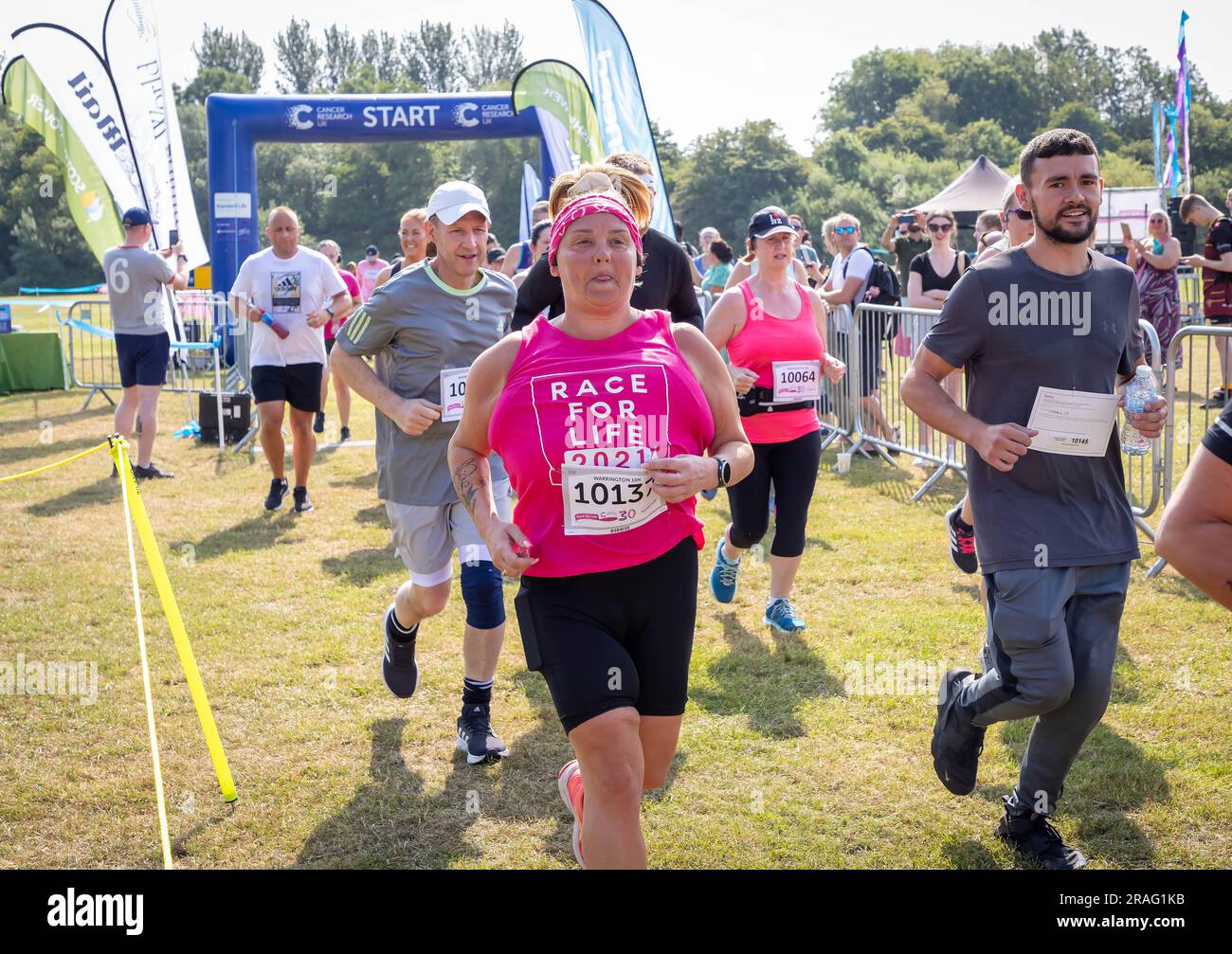 Race for Life in aid of Cancer Research. Hundreds of people dressed in ...