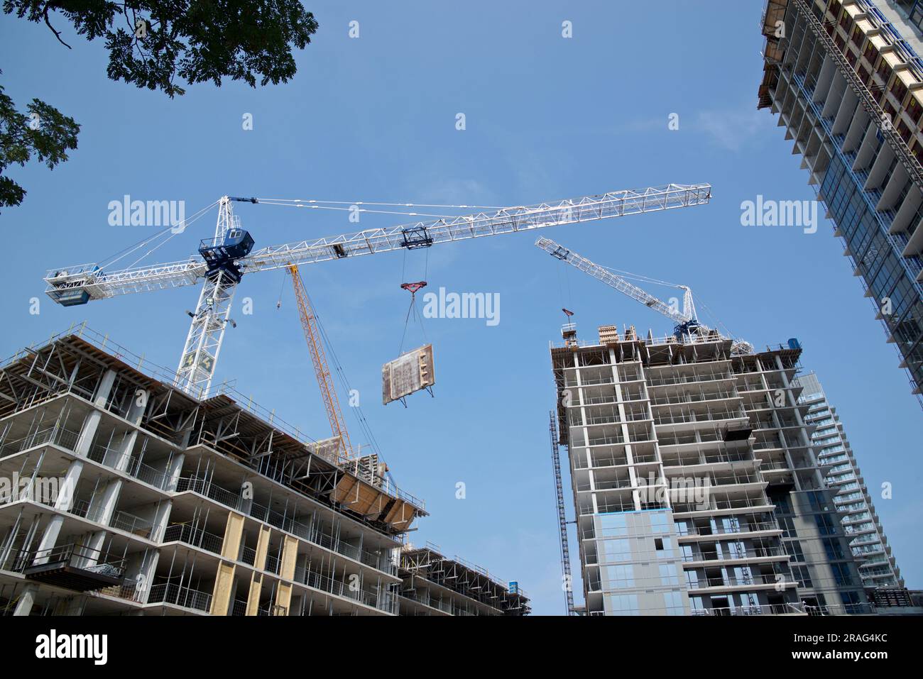 Toronto construction worker hi-res stock photography and images - Alamy