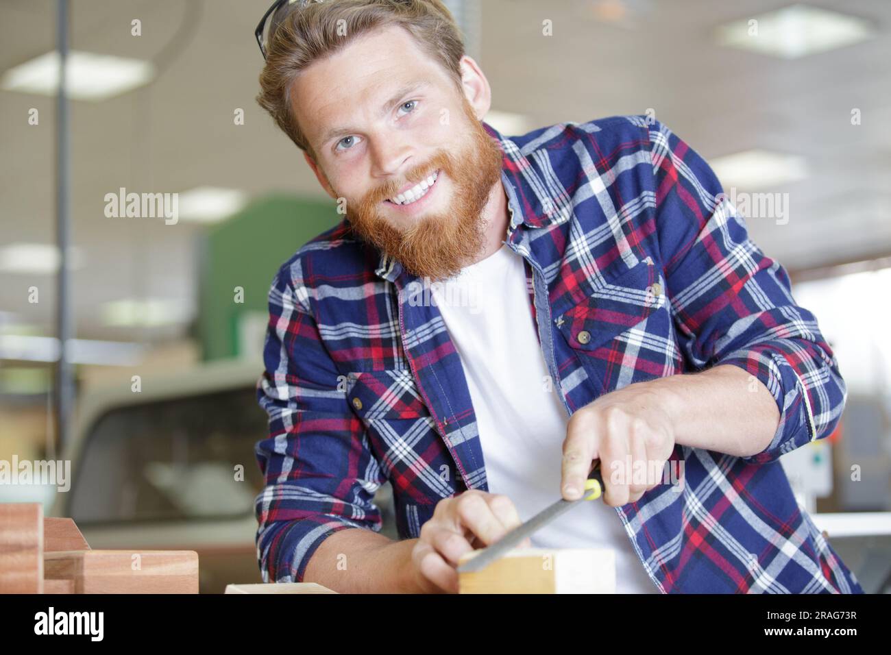 Handicraftsma hi-res stock photography and images - Alamy