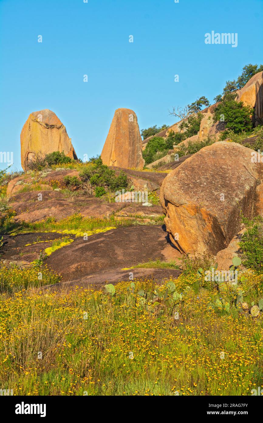 Loop trail enchanted rock state park hi-res stock photography and ...
