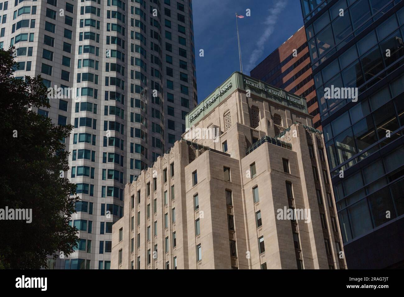 Torrey pines bank building hi-res stock photography and images - Alamy