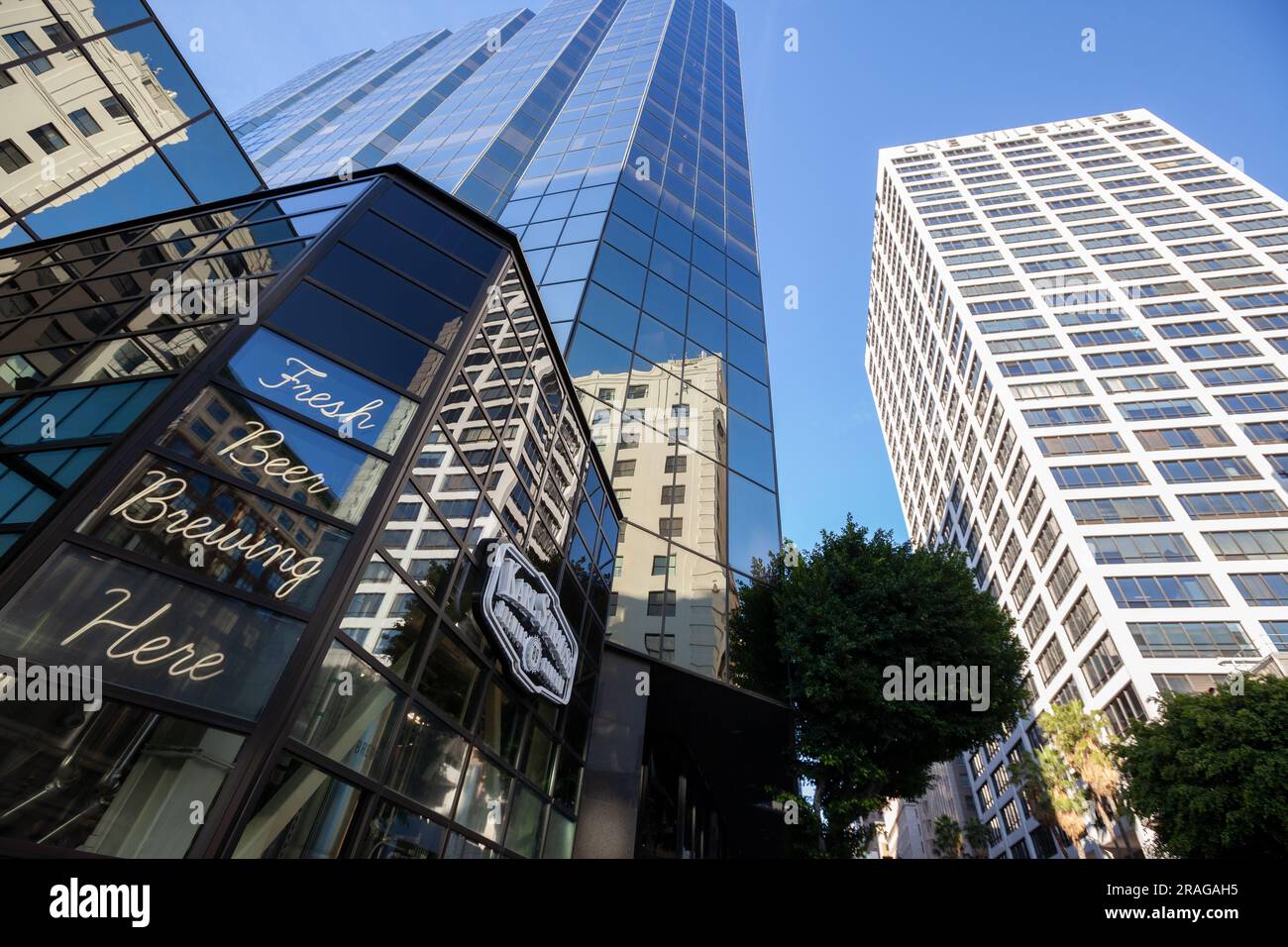 Karl Strauss Brewing Company in the 600 Wilshire Building in Downtown ...