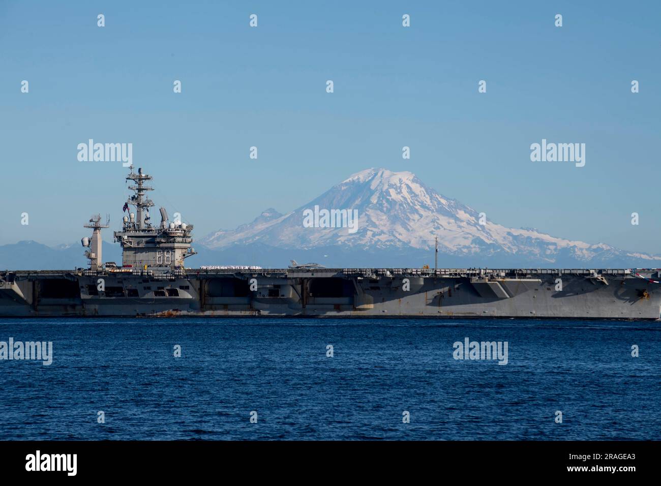 The aircraft carrier USS Nimitz (CVN 68) transits the Puget Sound ...
