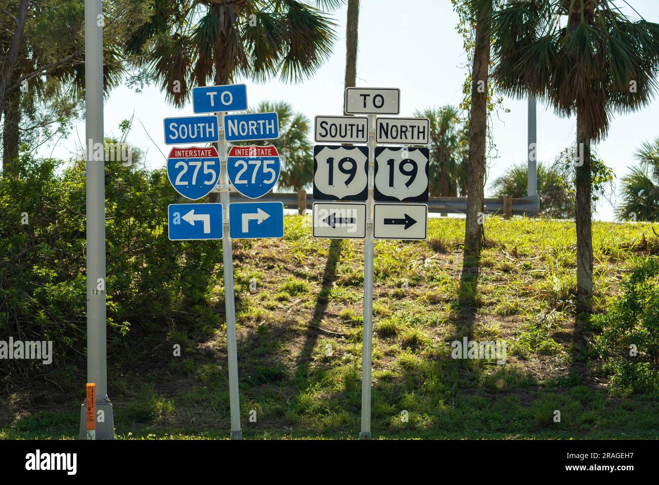Blue direstional road sign indicating direction to I-275 freeway ...