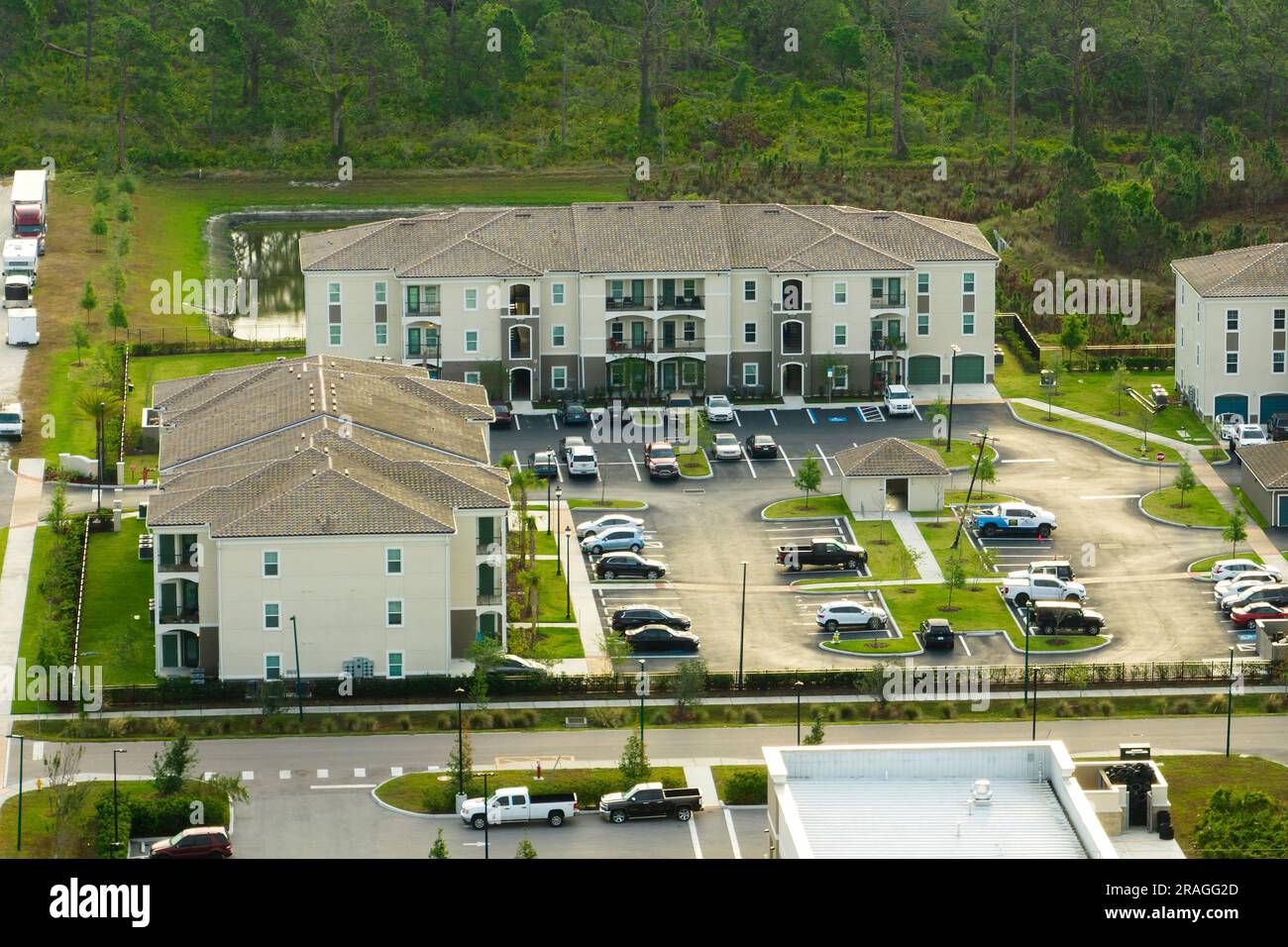 Florida suburban condos car parking hi-res stock photography and images ...