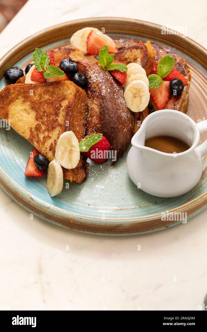 French toast with fresh fruits hi-res stock photography and images - Alamy
