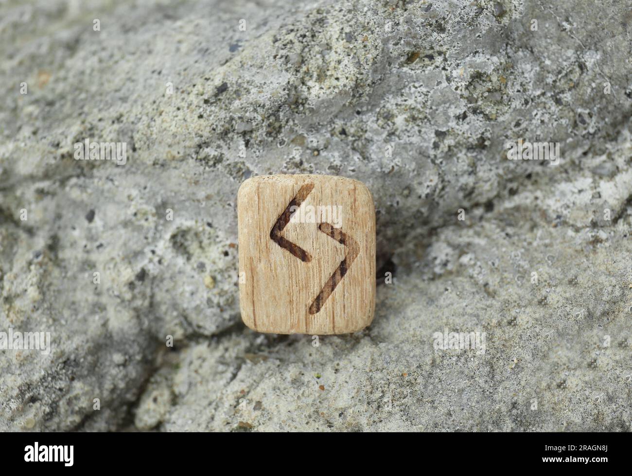 Jera rune stone hi-res stock photography and images - Alamy