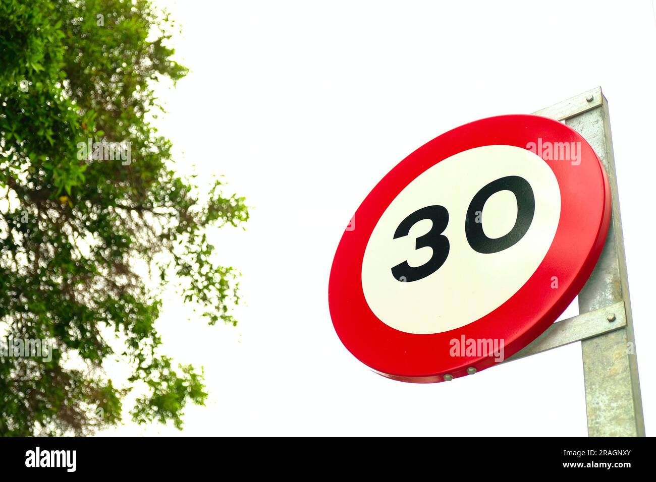 Road sign speed limit 30 Stock Photo - Alamy