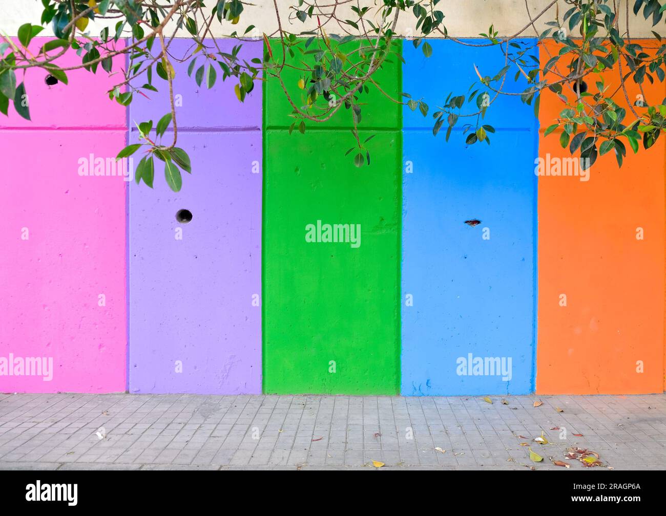 Vertical bands hi-res stock photography and images - Alamy