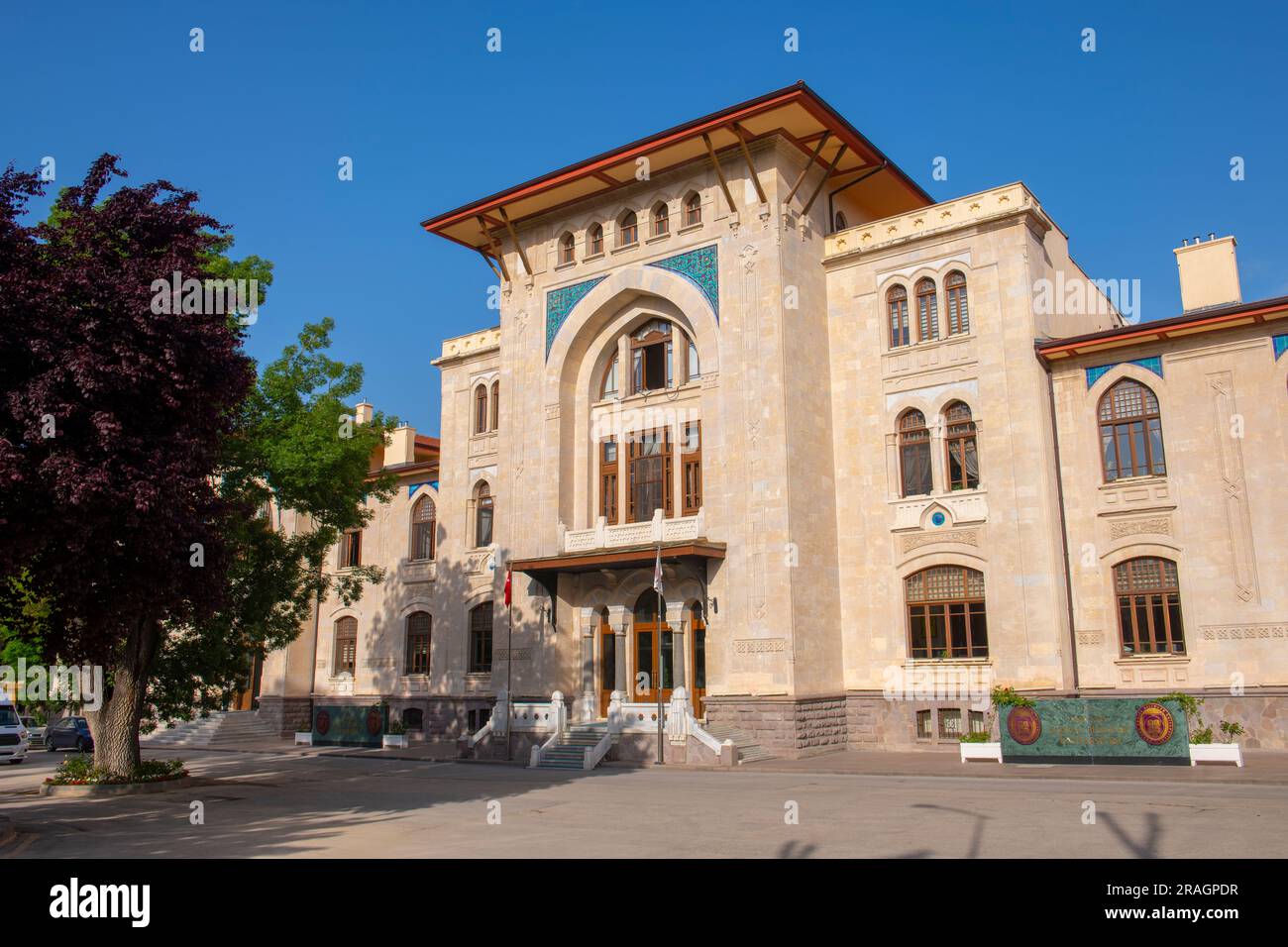 Ankara University Social Science College (Ankara Sosyal Bilimler ...