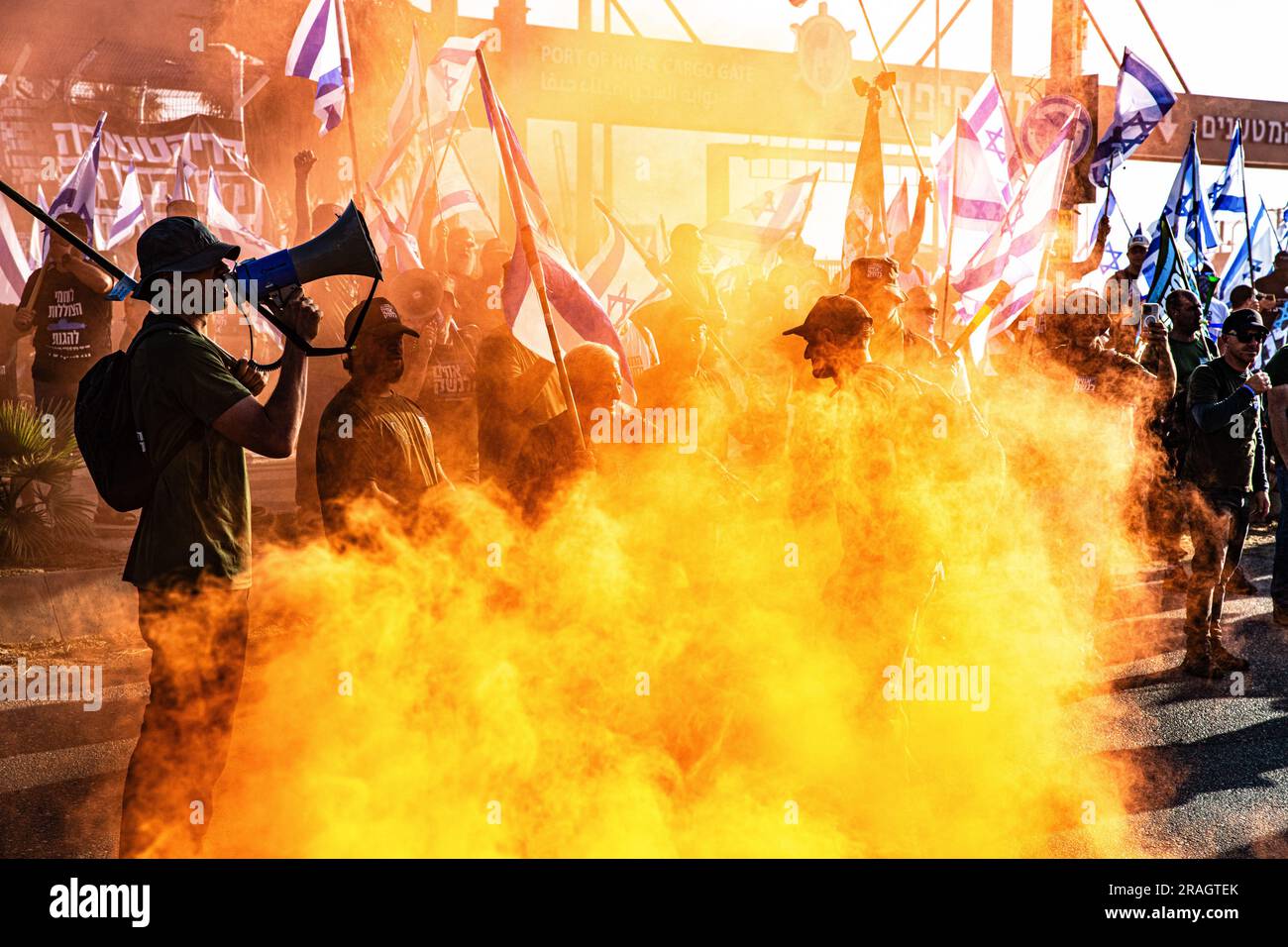 Former israeli general hi-res stock photography and images - Alamy