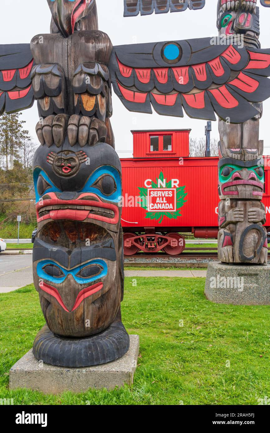 A CPR caboose and totem poles at Duncan, British Columbia, Canada Stock ...